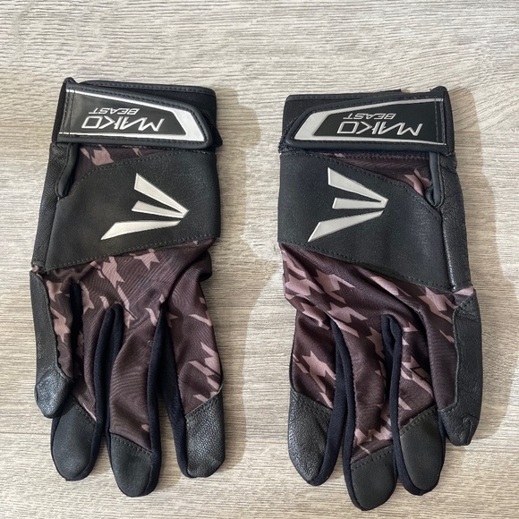 Easton | Accessories | Easton Mako Beast Gloves | Poshmark